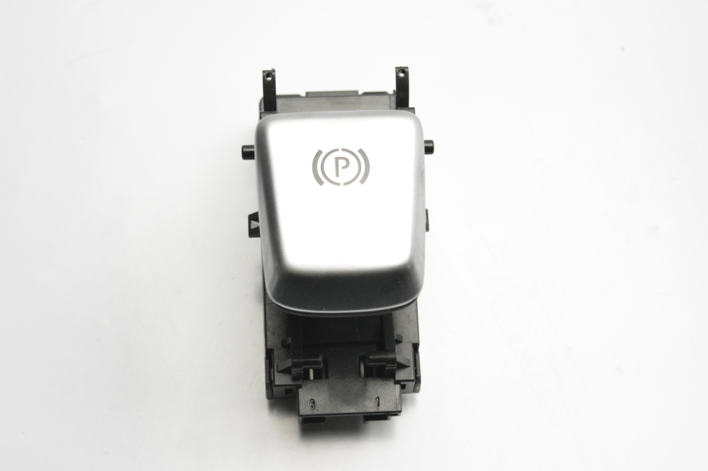 Used Mercedes Benz C-Class Switch and its parts A2059056603