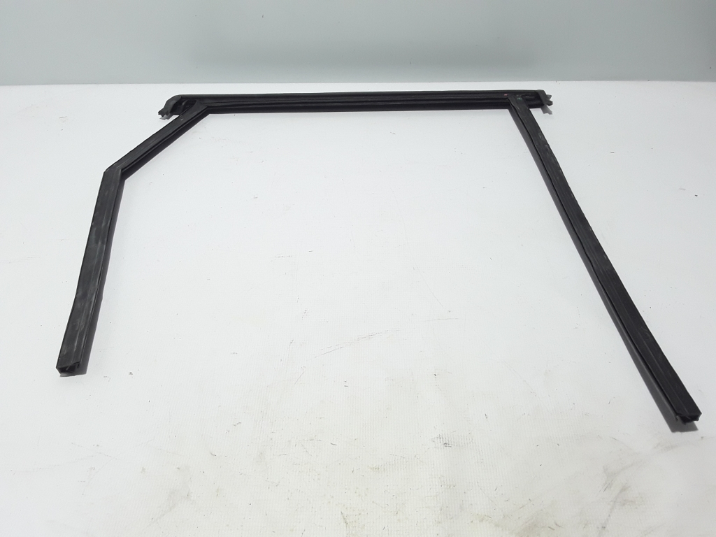 Used VOLVO V90 Rear side door strip to glass outer 31693335