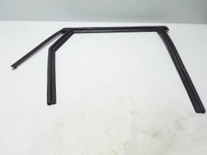 Used VOLVO V90 Rear side door strip to glass outer 31693336