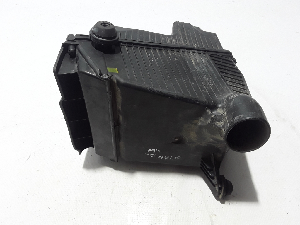 Used Mercedes Benz Citan Air filter housing 8200788196