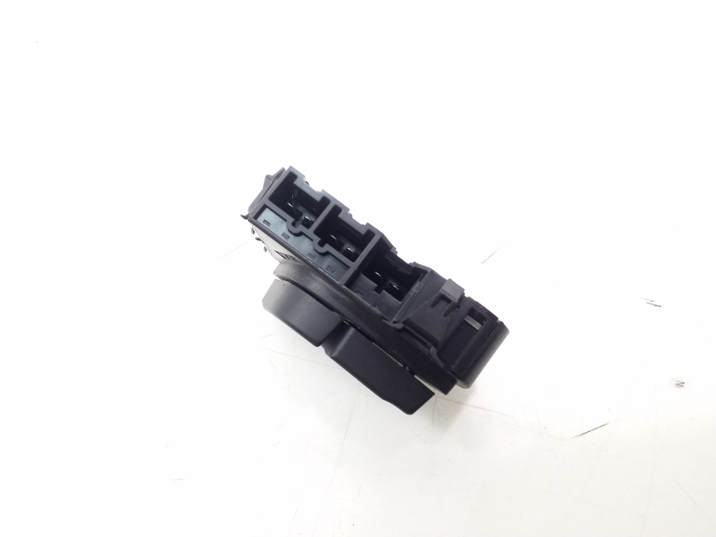 Used Mercedes Benz GLK-Class Front seat control switch in the seat ...
