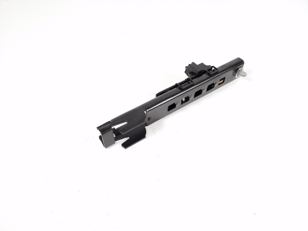 Used Mercedes Benz S-Class Seat belt height adjuster A0008600388