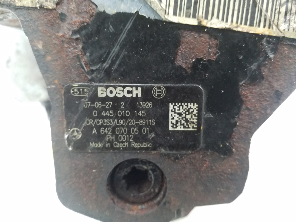 Used Mercedes Benz S-Class Fuel pump and its parts