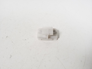 Naudotas Mercedes Benz S-Class Išorinės slenksčio apdailos laikiklis ...