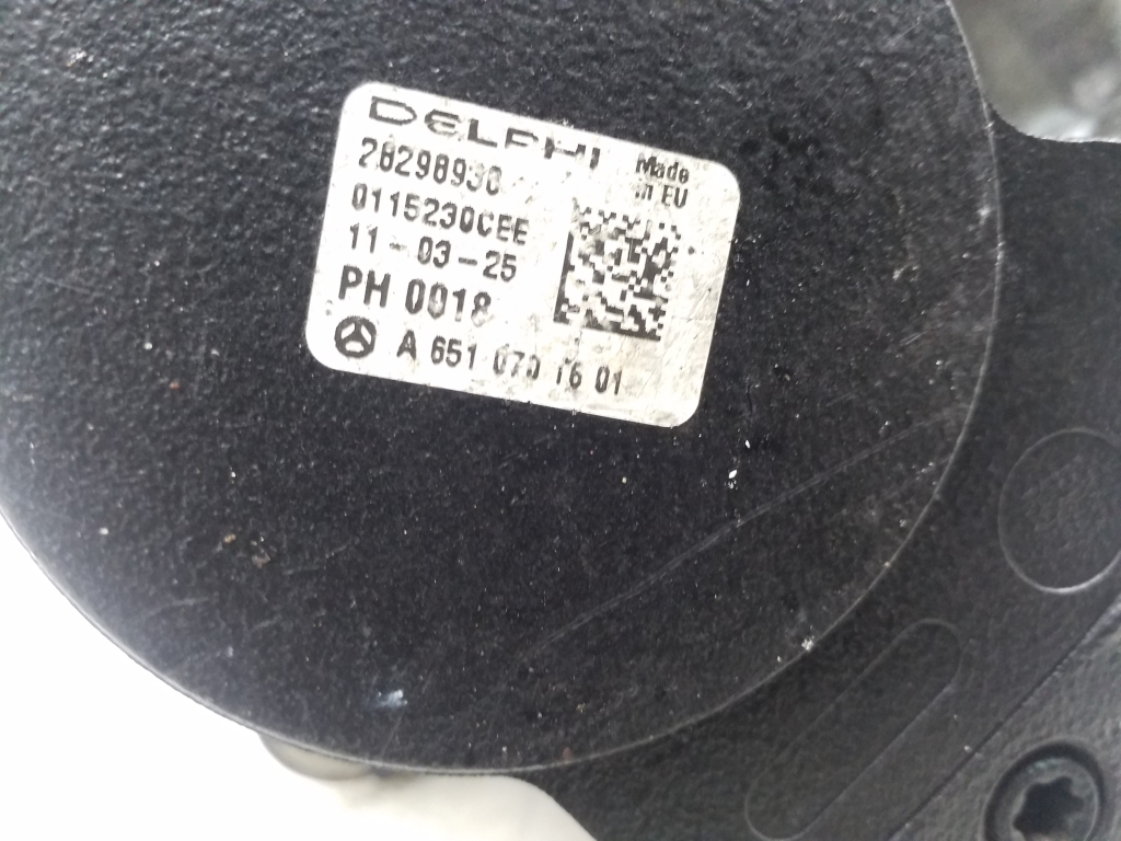 Used Mercedes Benz GLK-Class Fuel pump and its parts