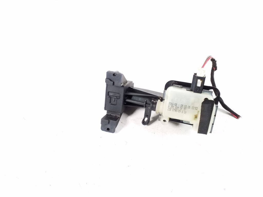 Used Mercedes Benz CL-Class Fuel filler cap lock A2518200197