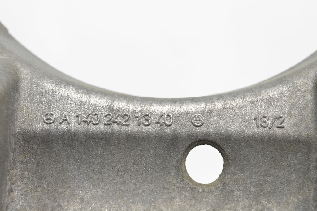 Использовал Mercedes Benz E-Class Держатель коробки передач A1402421340