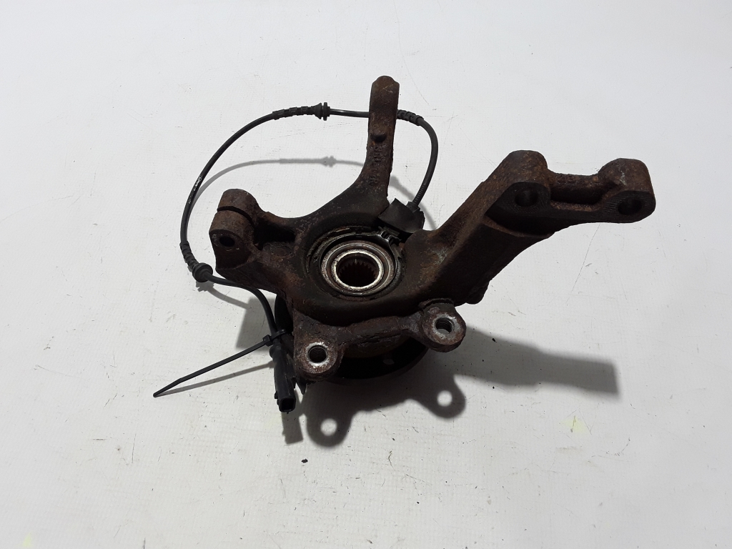 Used Dacia Sandero Hub front 6001548865