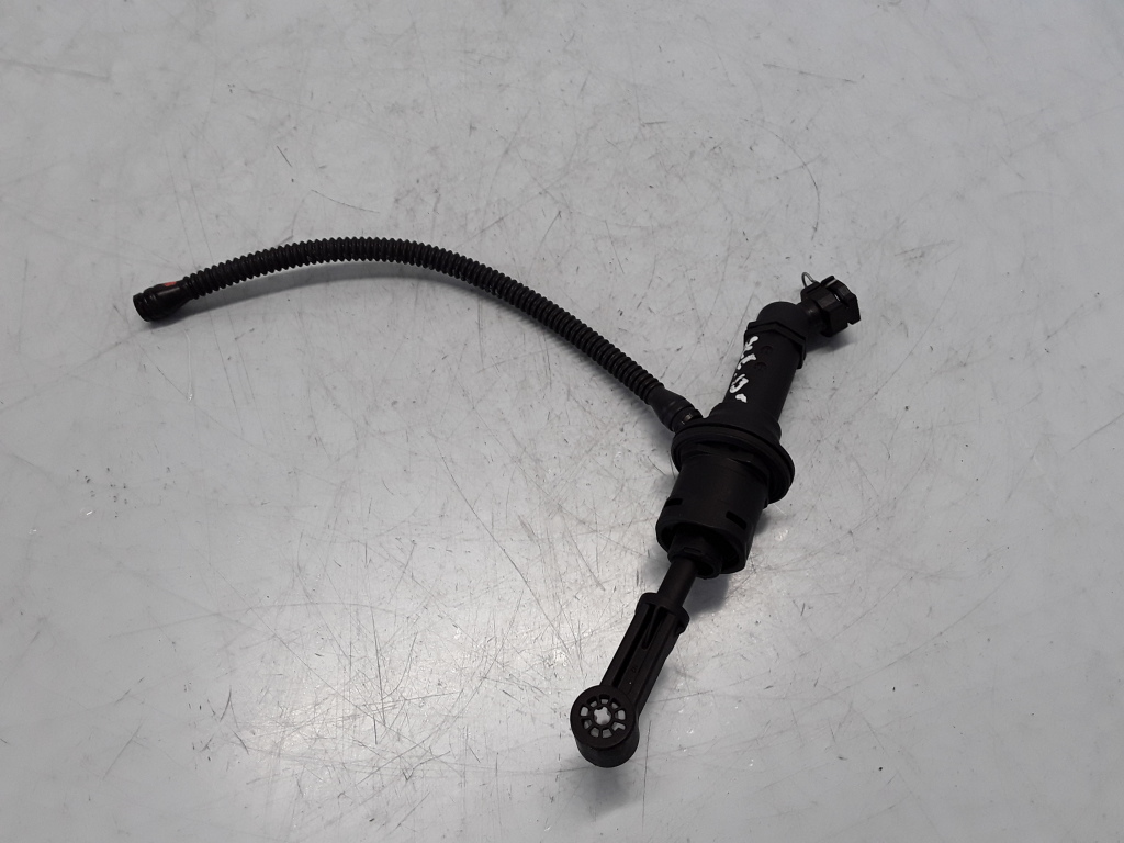 Used RENAULT Scenic Clutch cylinder master 306101185R