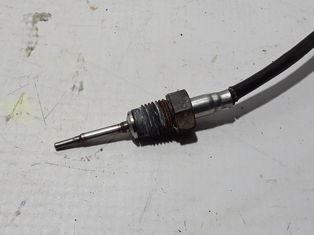Used RENAULT Trafic Muffler temperature sensor 226404039R