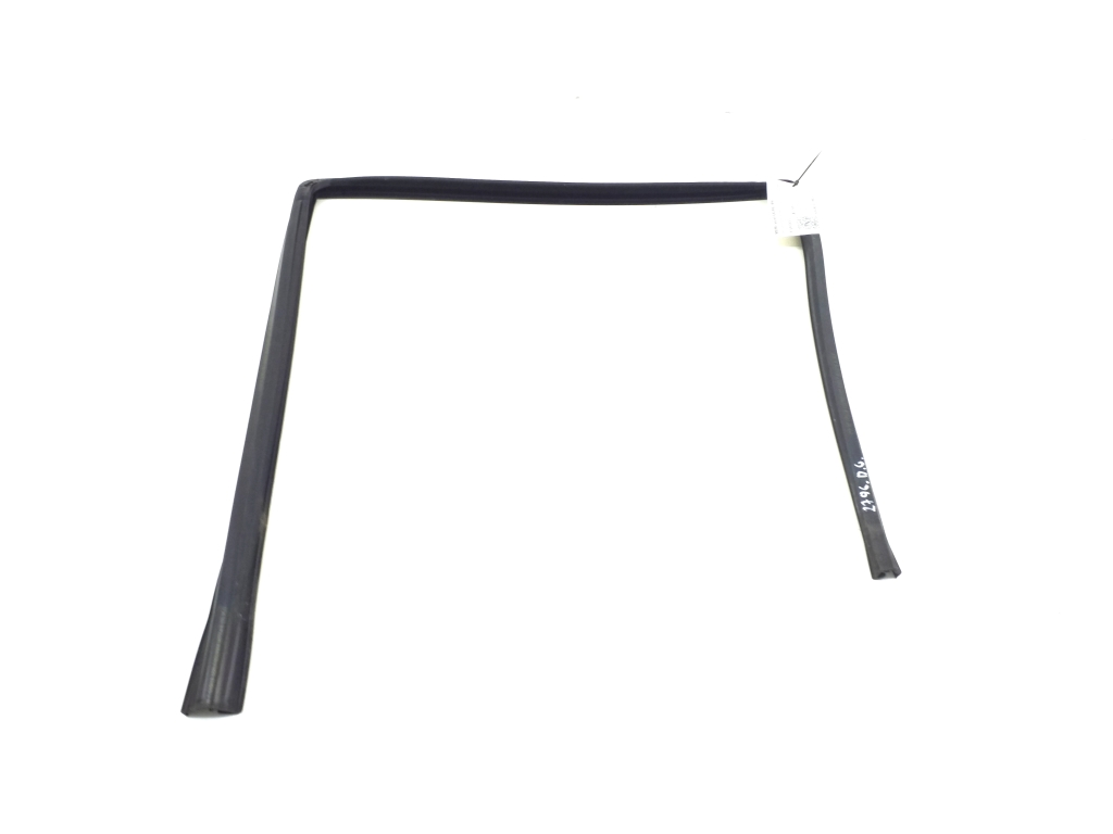 Used Mercedes Benz ML-Class Other detail of the rear side door A1647350825