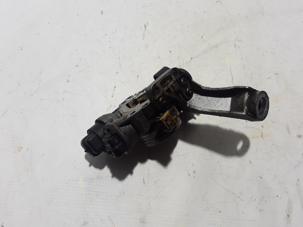 Used RENAULT Clio Accelerator valve 7700105042