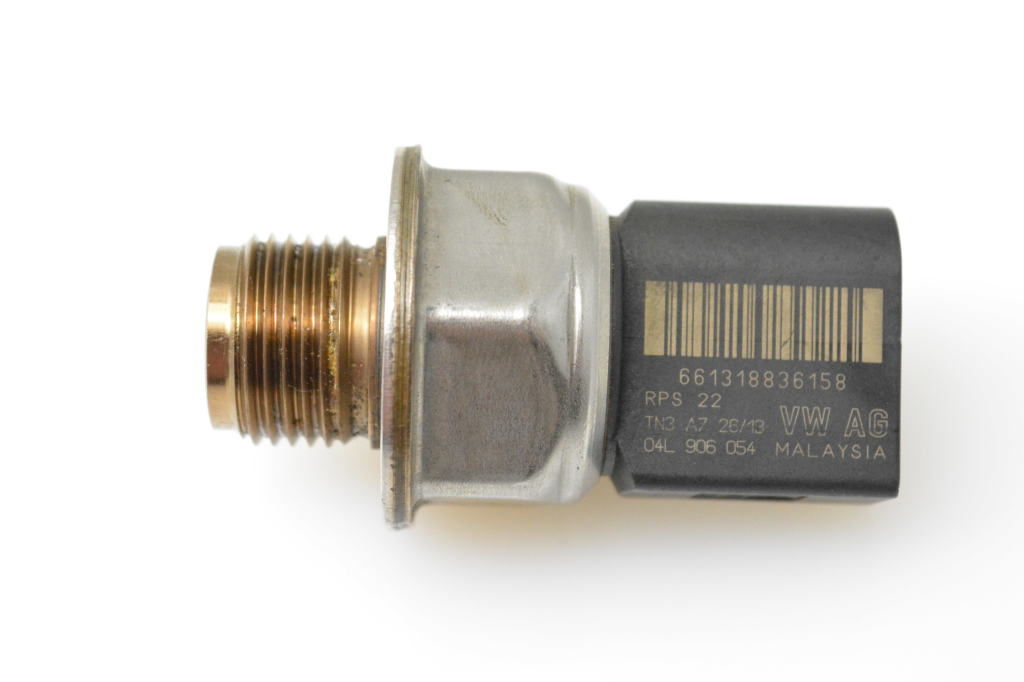Used Volkswagen Golf High pressure fuel line sensor 04L906054