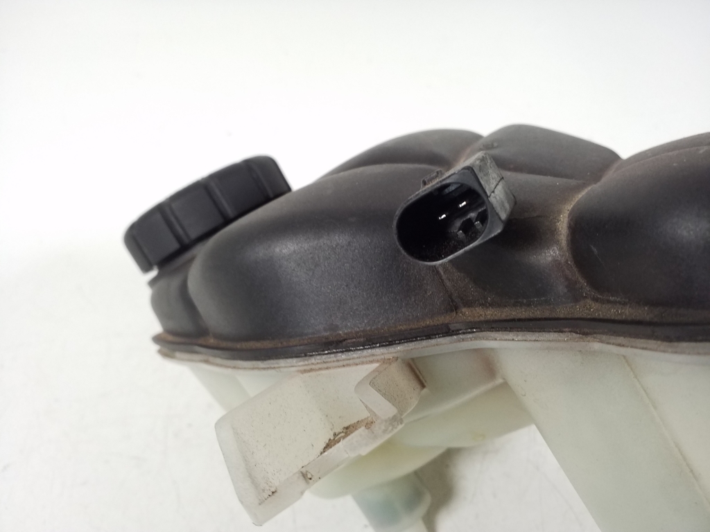 Used Mercedes Benz S-Class Tank for coolant A2215000349