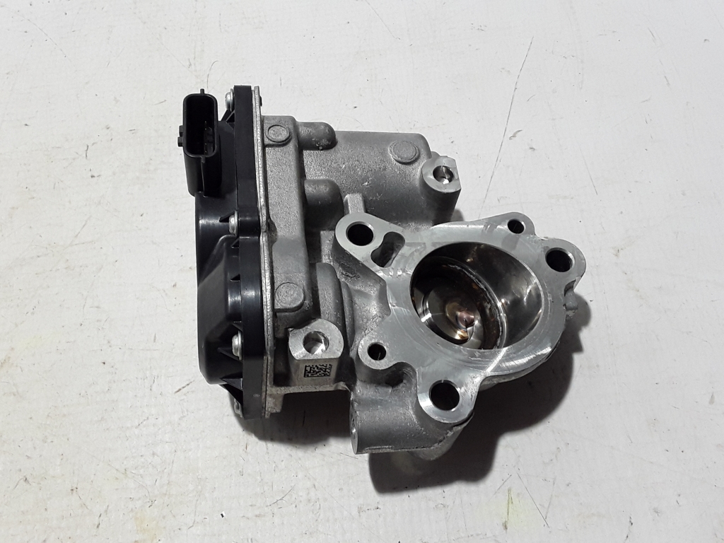 Used Dacia Duster EGR valve valve 147100361R