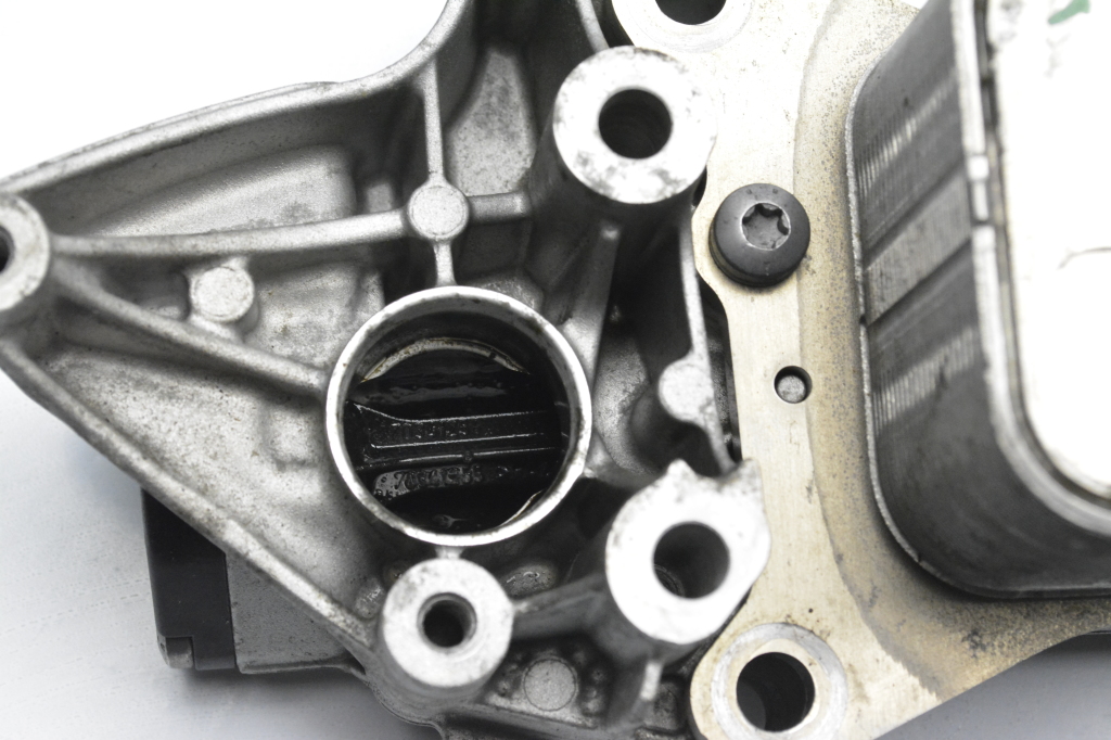 Used Mercedes Benz C-Class Oil cooler A6511800665