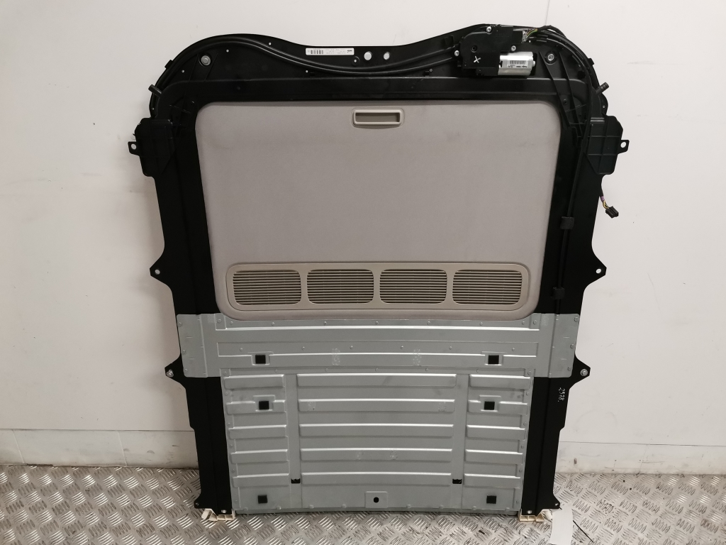 Naudotas Mercedes Benz S-Class Stoglangis ir jo detalės