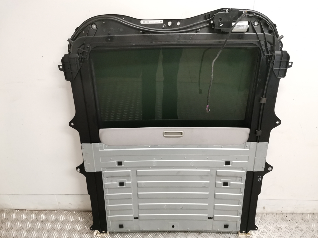 Naudotas Mercedes Benz S-Class Stoglangis ir jo detalės