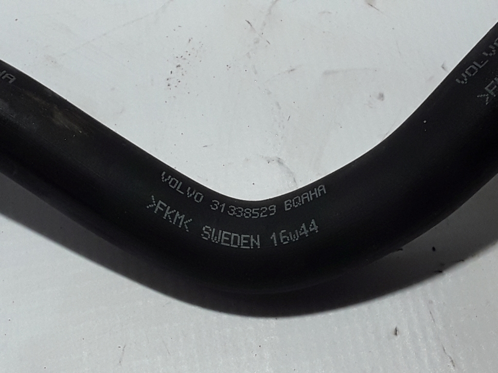 Used VOLVO XC90 Cooling radiator hose 31338529