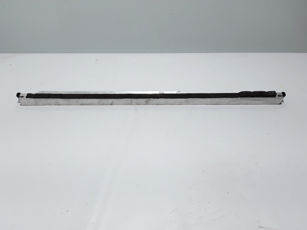 Used VOLVO XC90 Another detail of the front bumper beam 31448888