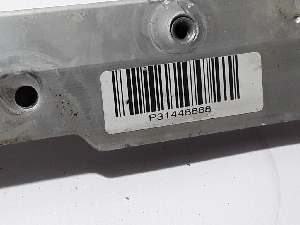 Used VOLVO XC90 Another detail of the front bumper beam 31448888