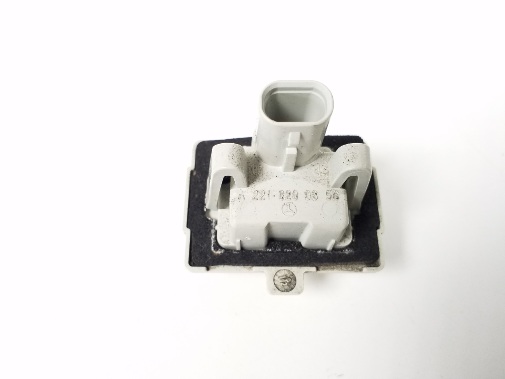 Used Mercedes Benz S-Class Number plate light bulbs A2218200856