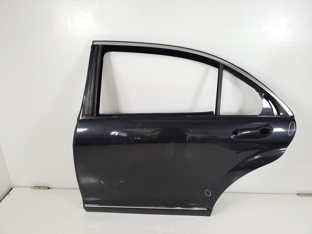 Naudotas Mercedes Benz S-Class Durys galinės šoninės A2217300505