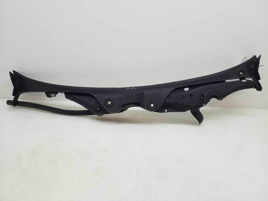 Used Mercedes Benz CLS-Class Windshield wiper mechanism trim to the ...