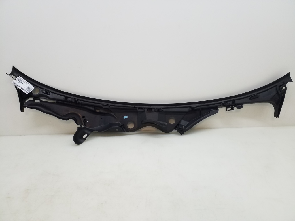 Used Mercedes Benz CLS-Class Windshield wiper mechanism trim to the ...