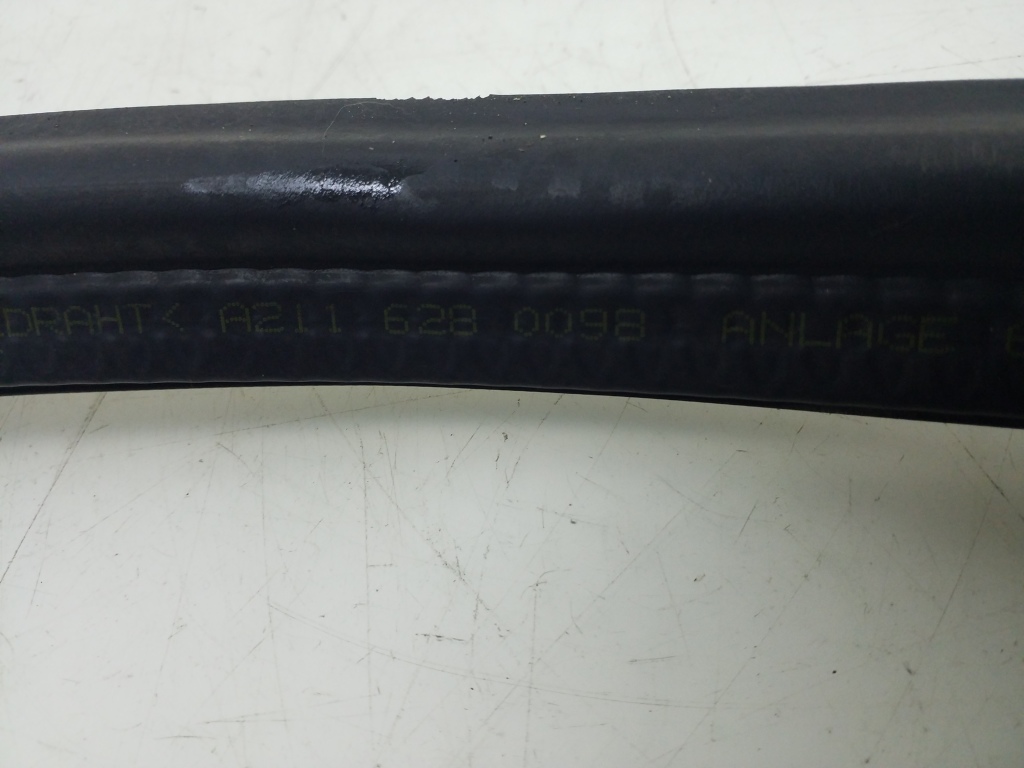 Naudotas Mercedes Benz CLS-Class Sandarinimo guma po variklio gaubtu ...