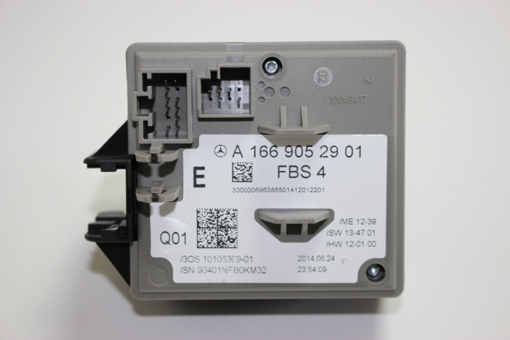 Used Mercedes Benz GL-Class Ignition switch A1669052901