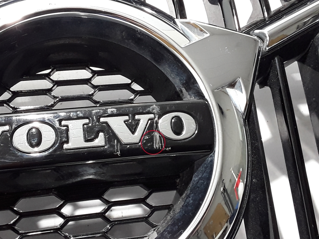 Naudotas VOLVO XC60 Priekinės grotelės 31425533