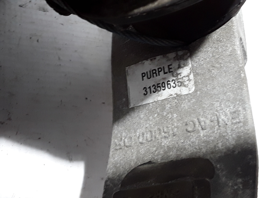 Used VOLVO V40 Engine cushion 31359635