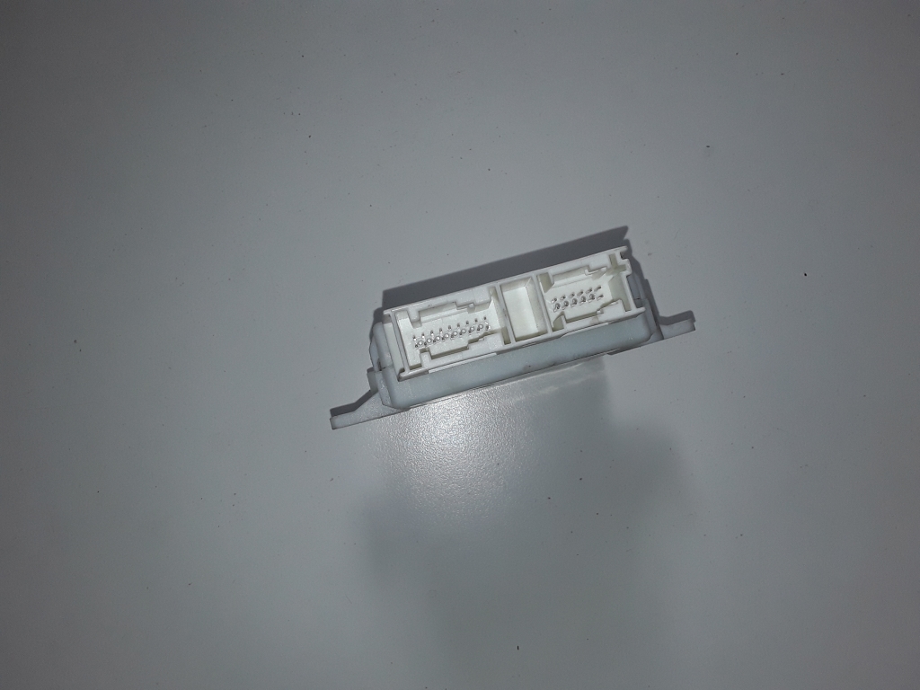 Used Mercedes Benz S-Class Parking system control unit A2219005300