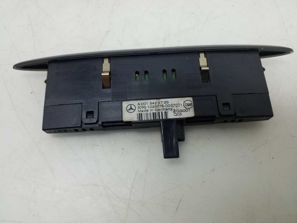 Used Mercedes Benz CLS-Class Parking system display A0015423723