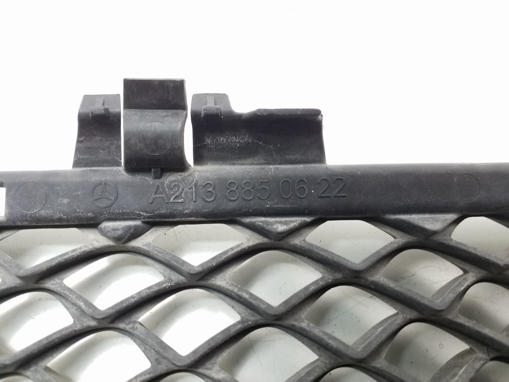 Used Mercedes Benz E-Class Front bumper lower grille A2138850622