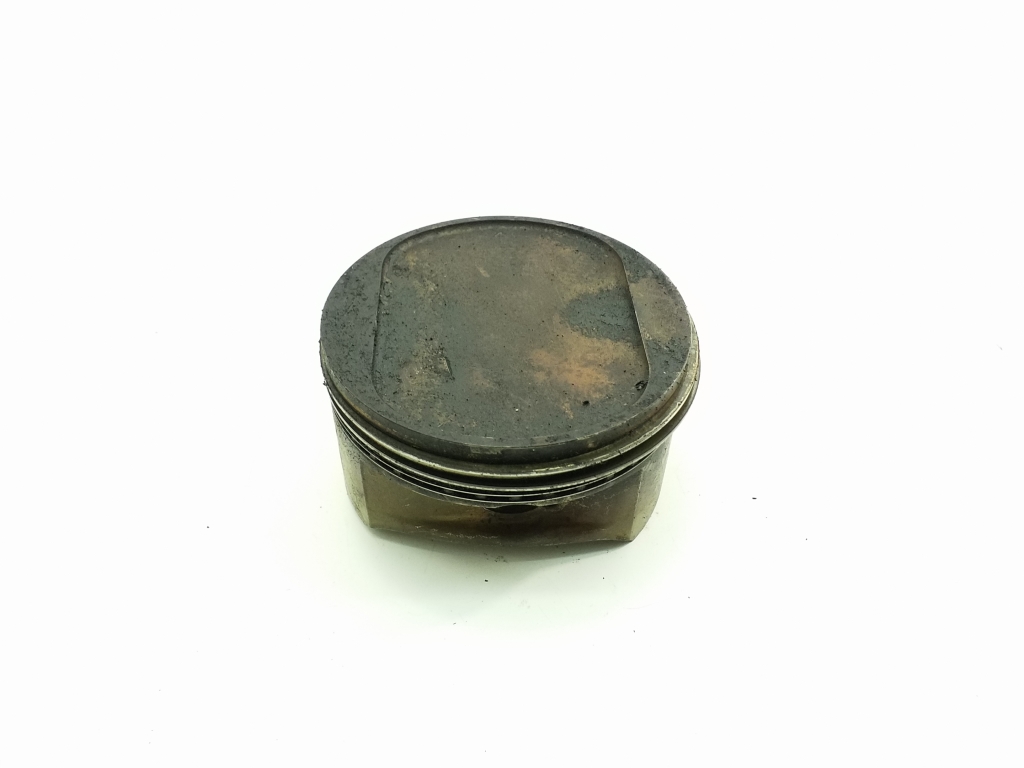 Used Mercedes Benz CL-Class Piston and its parts A1130300317