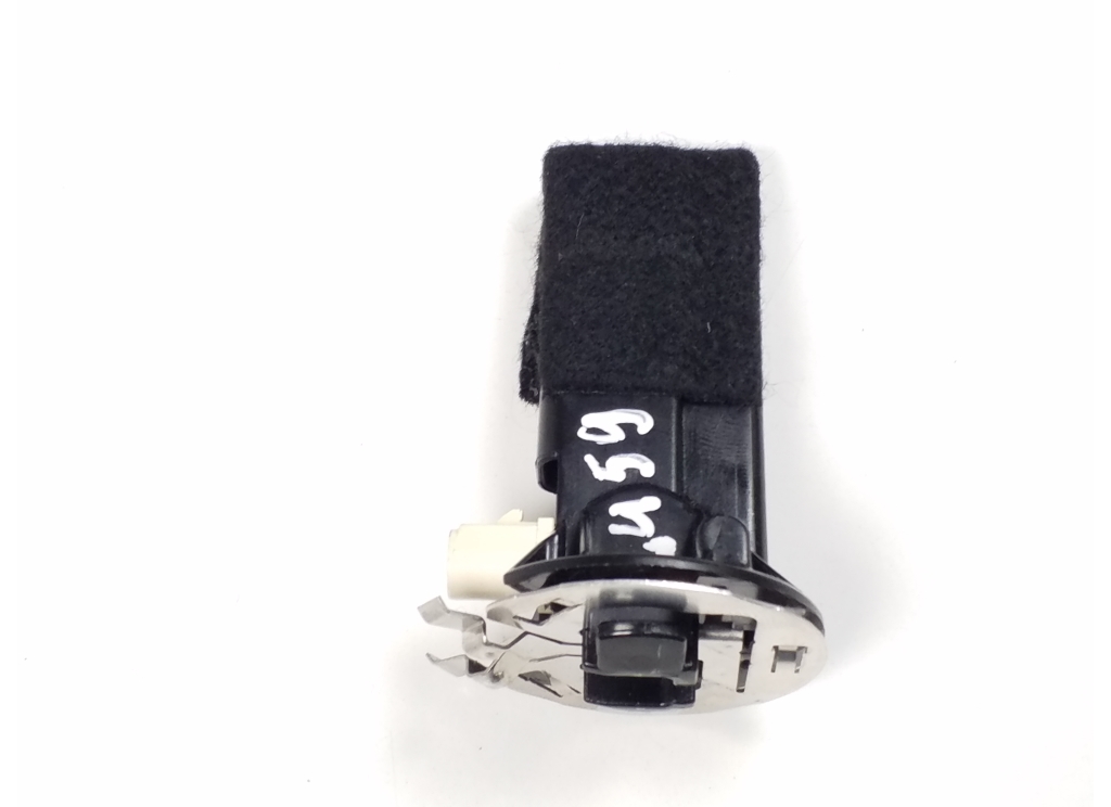 Naudotas Mercedes Benz E-Class Antenos stiprintuvas A2048205575