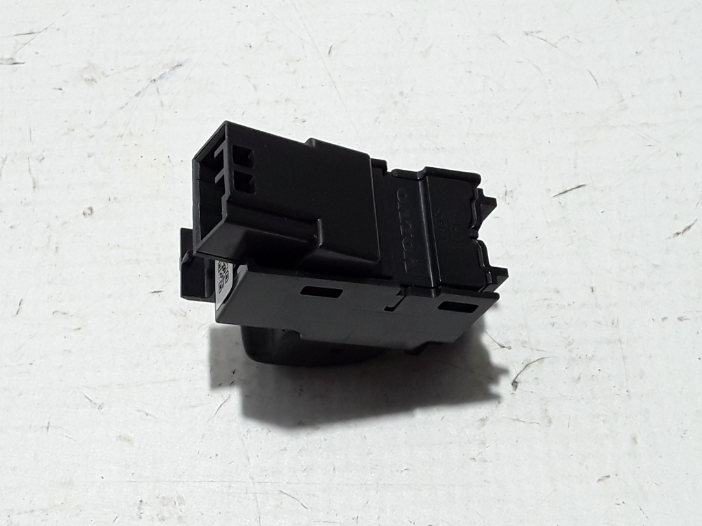 Naudotas VOLVO XC60 Galinių šoninių durų stiklo jungiklis 31433408