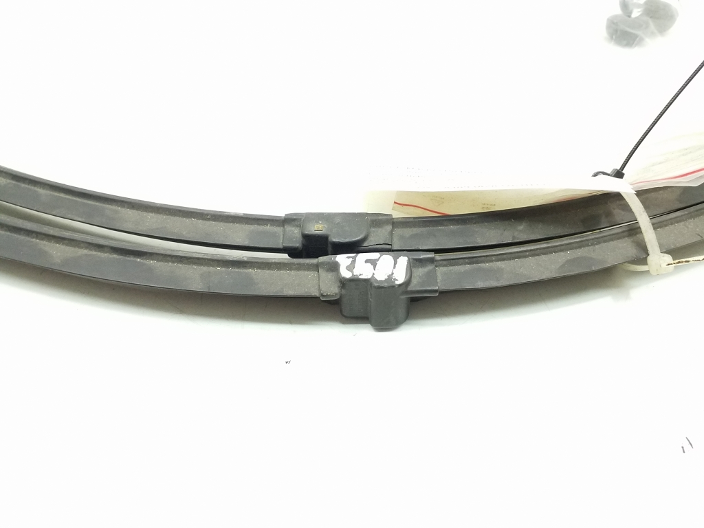 Used Mercedes Benz CL-Class Windshield wiper blades A2208201645
