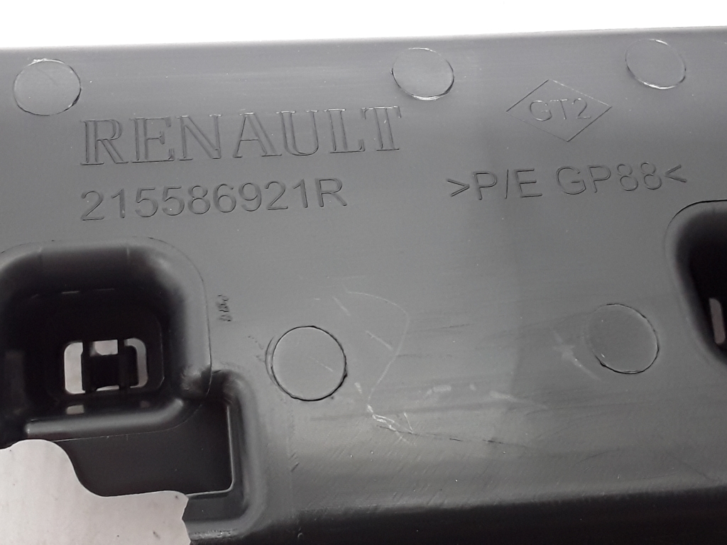 Used Dacia Duster Air deflector for intercooler radiator 215586921R