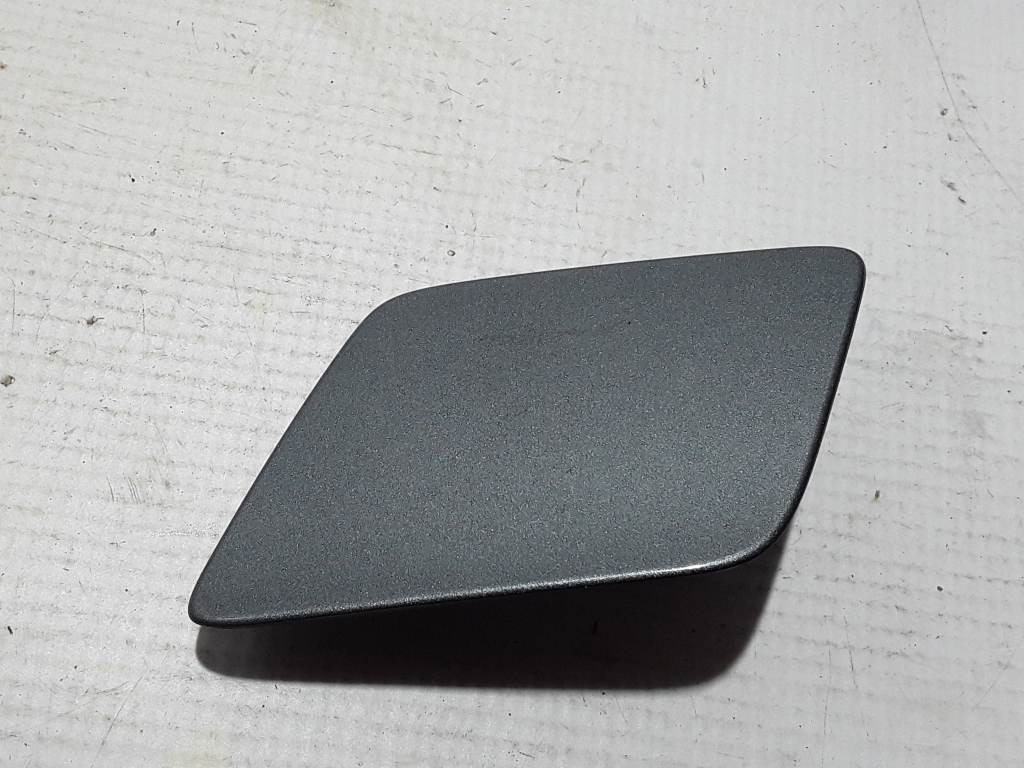 Used VOLVO XC90 Front bumper headlight washer cap 31353364