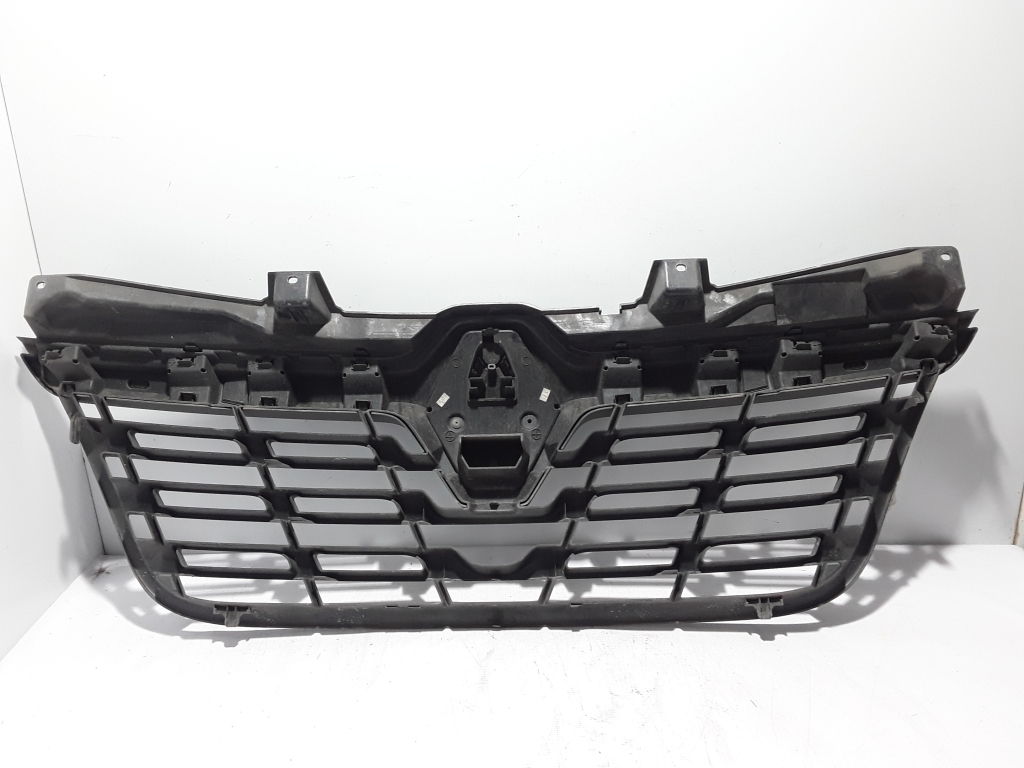 Used RENAULT Master Front grille 623102803R