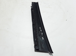 Used VOLVO XC60 Rear side door strip to glass outer 32216800