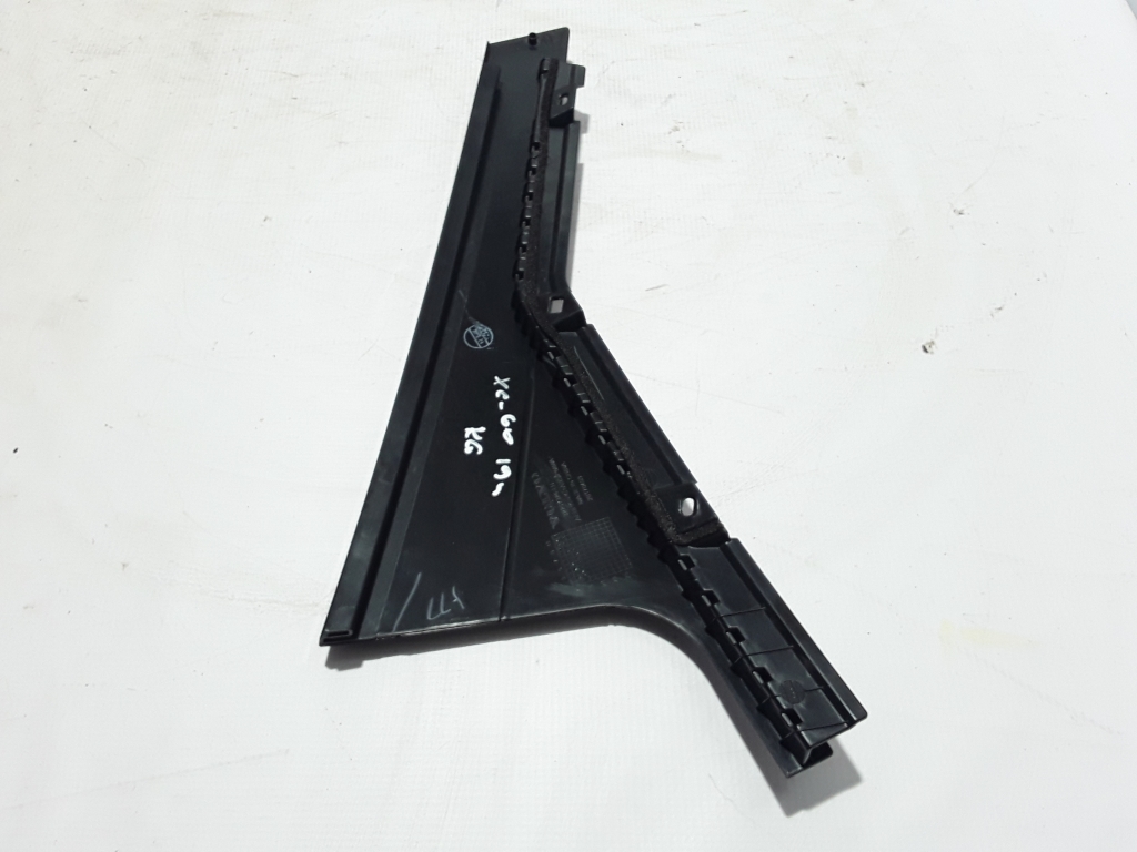 Naudotas VOLVO XC60 Galinių šoninių durų juostelė prie stiklo išorinė ...