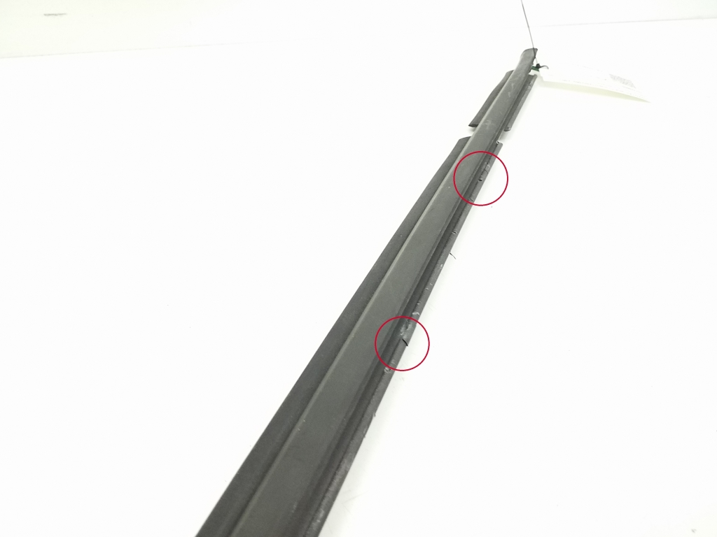 Used TOYOTA Land Cruiser Other detail of the rear side door 7572260061