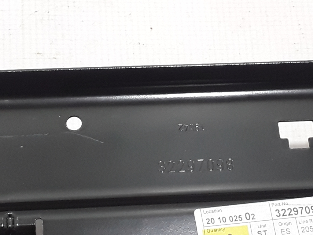 Used VOLVO XC40 The middle part of the front frame 32297098