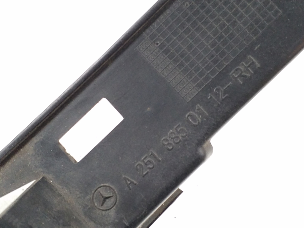 Used Mercedes Benz R-Class Front bumper fog lamp cover holder A2518850112