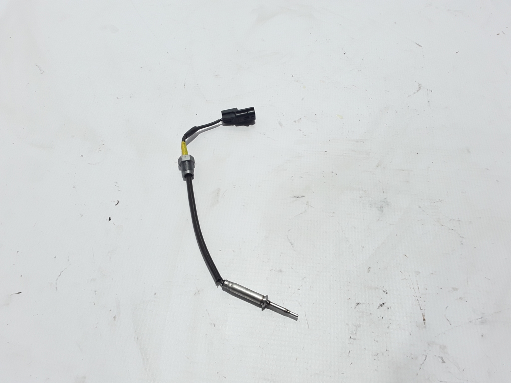 Used RENAULT Trafic Muffler temperature sensor 226404039R