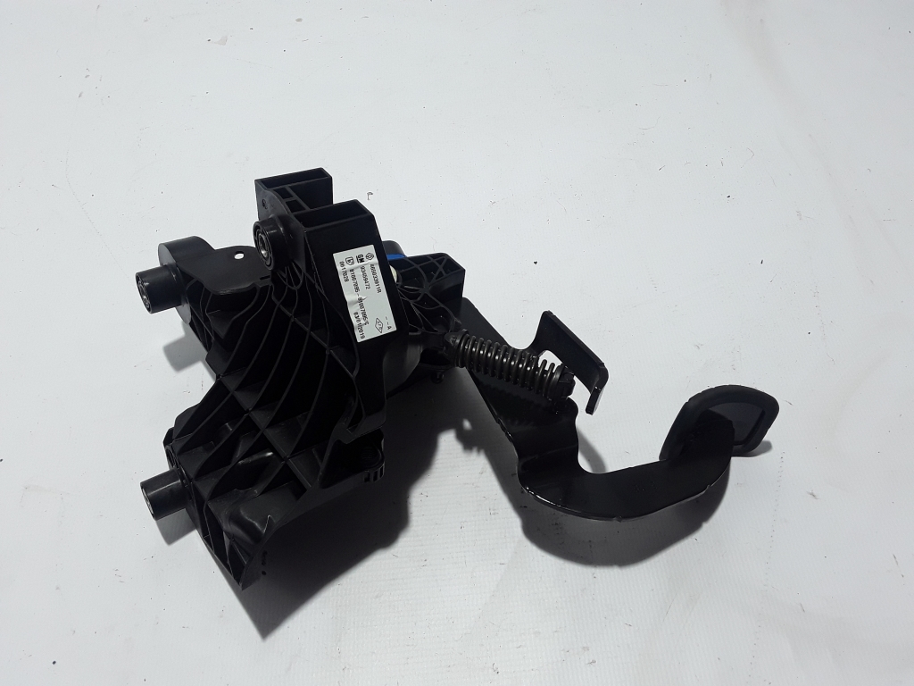 Used RENAULT Trafic Pedal clutch 465033911R